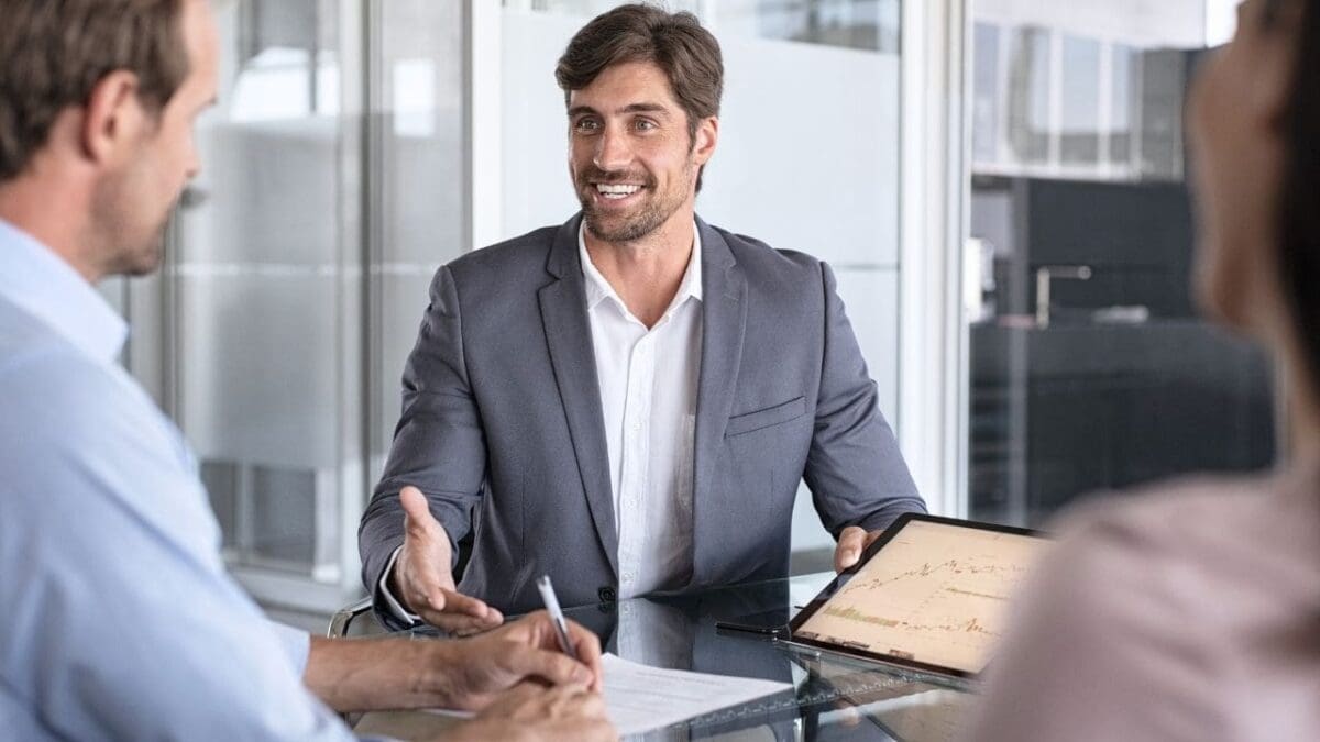 What is The Role of a Consultant? Consultant Job Description