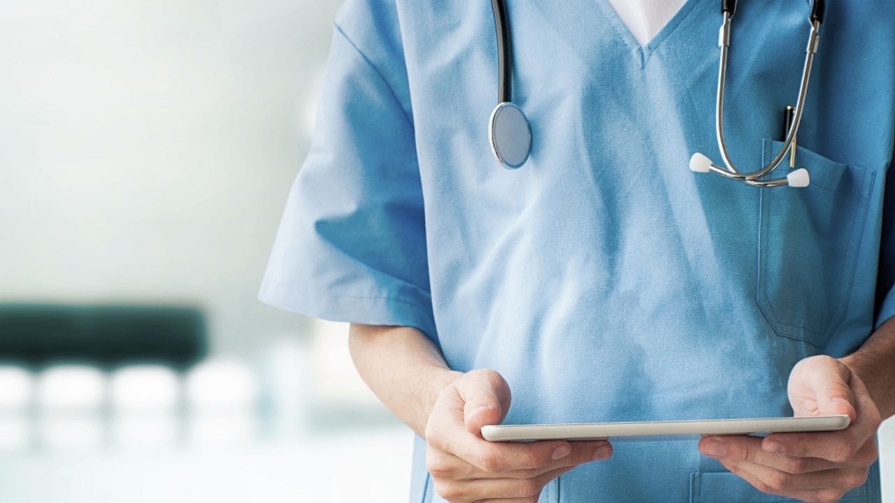 6 Quick Health Care Certifications for Beginners in the Medical Field ...