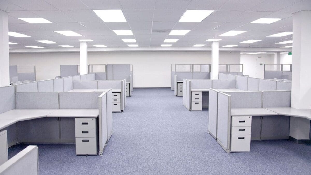 A Guide to Office Cubicle Layouts for an Optimized Workspace - Career ...